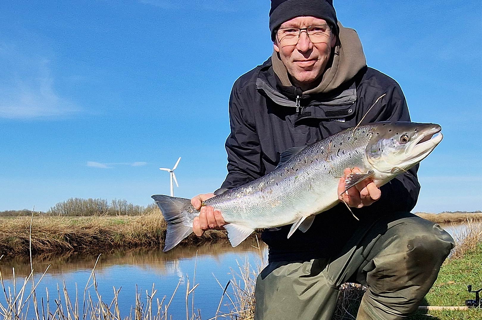 SEKS LAKS FRA BREDE Å - Fisk & Fri