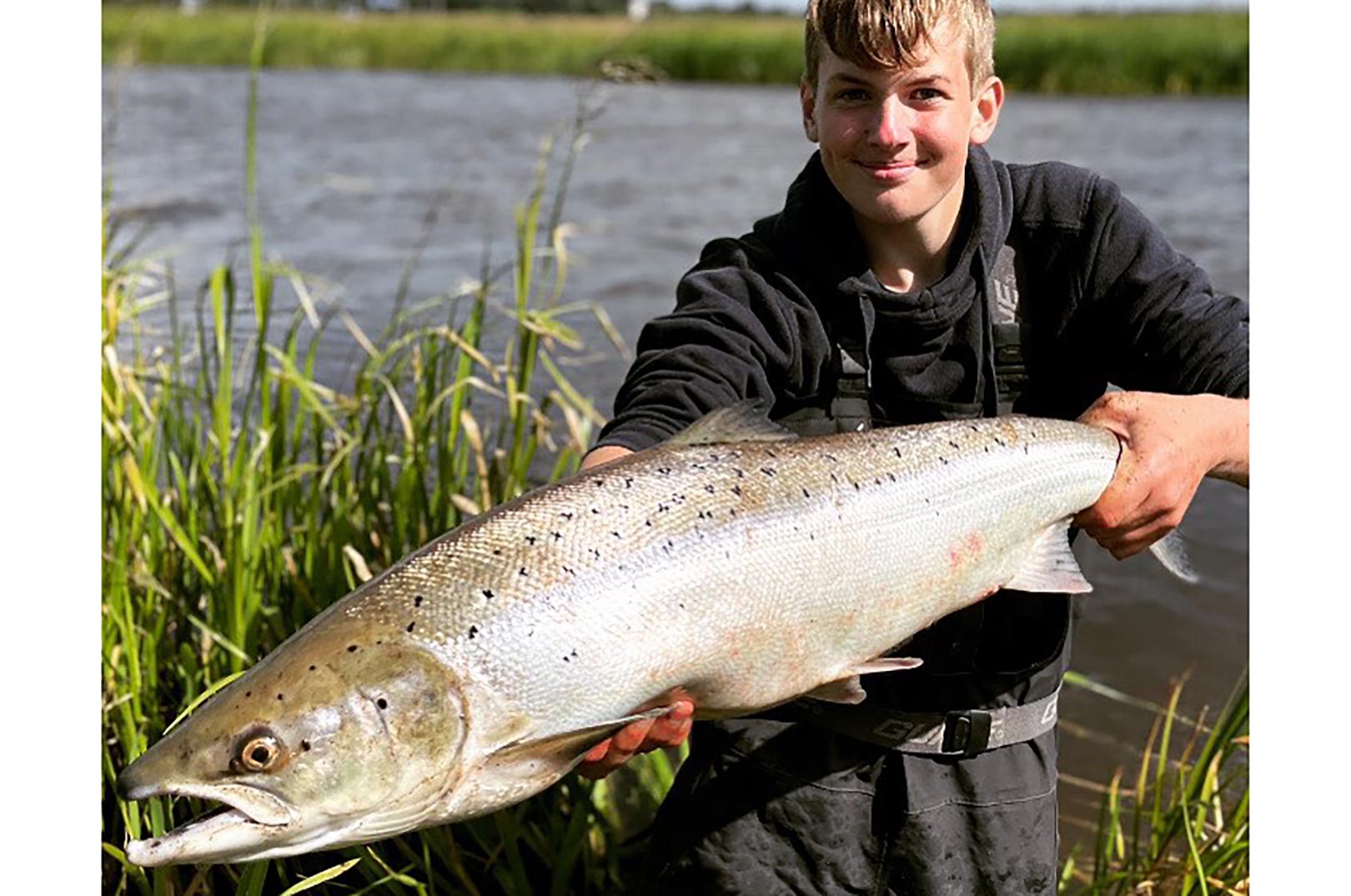 LAKS: EN GOD DAG VED SKJERN Å - Fisk & Fri