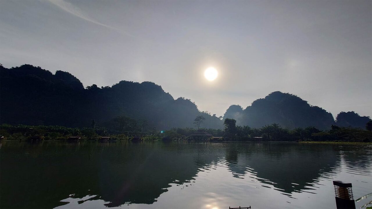 VILDE FIGHTS I THAILAND - Fisk & Fri