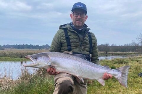 LAKSEPREMIERE – EN GOD START VED VARDE Å - Fisk & Fri