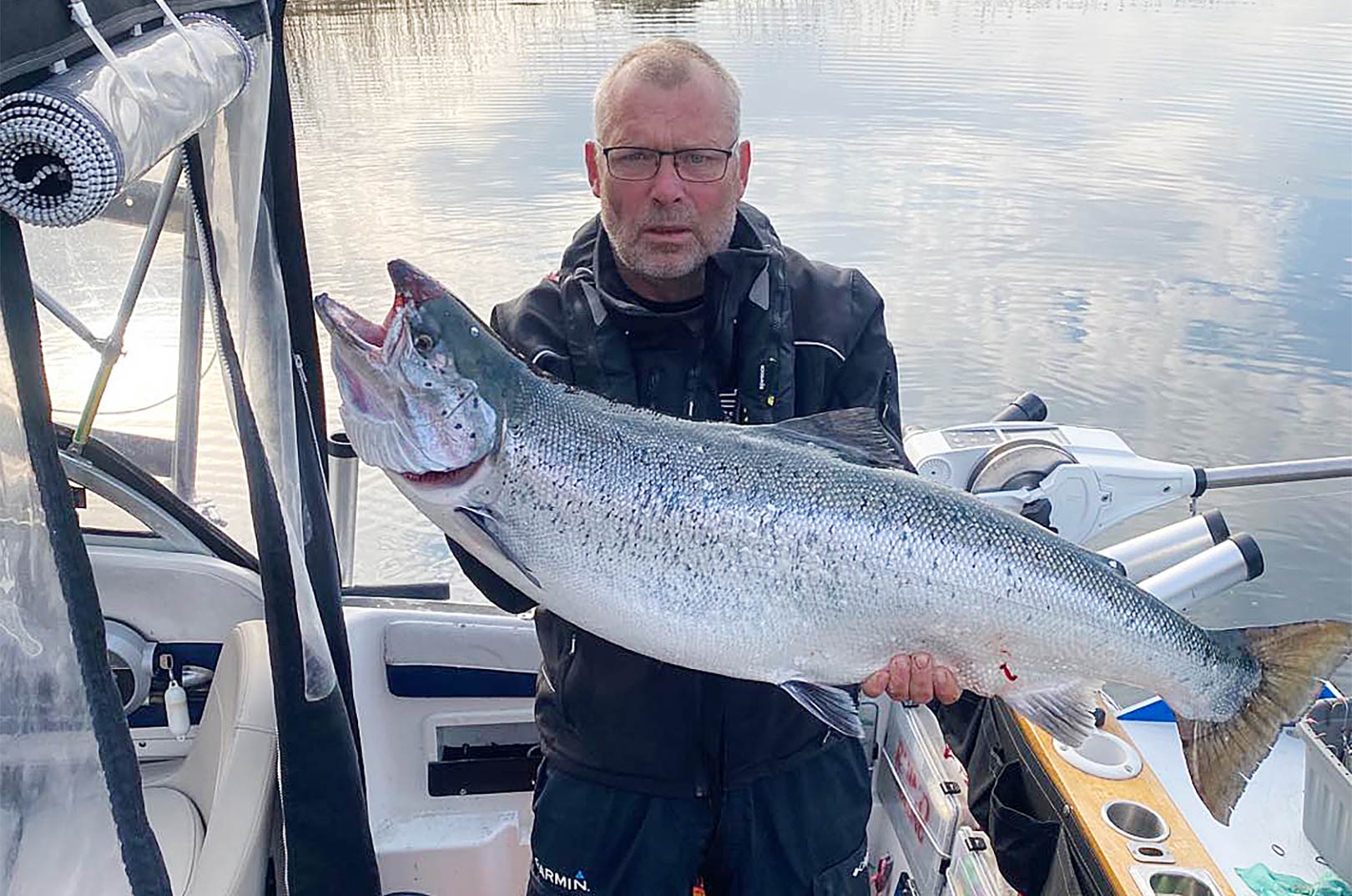 FLOTTE LAKS TIL FREDDI VED SVENSKE HÄSSELÖ - Fisk & Fri