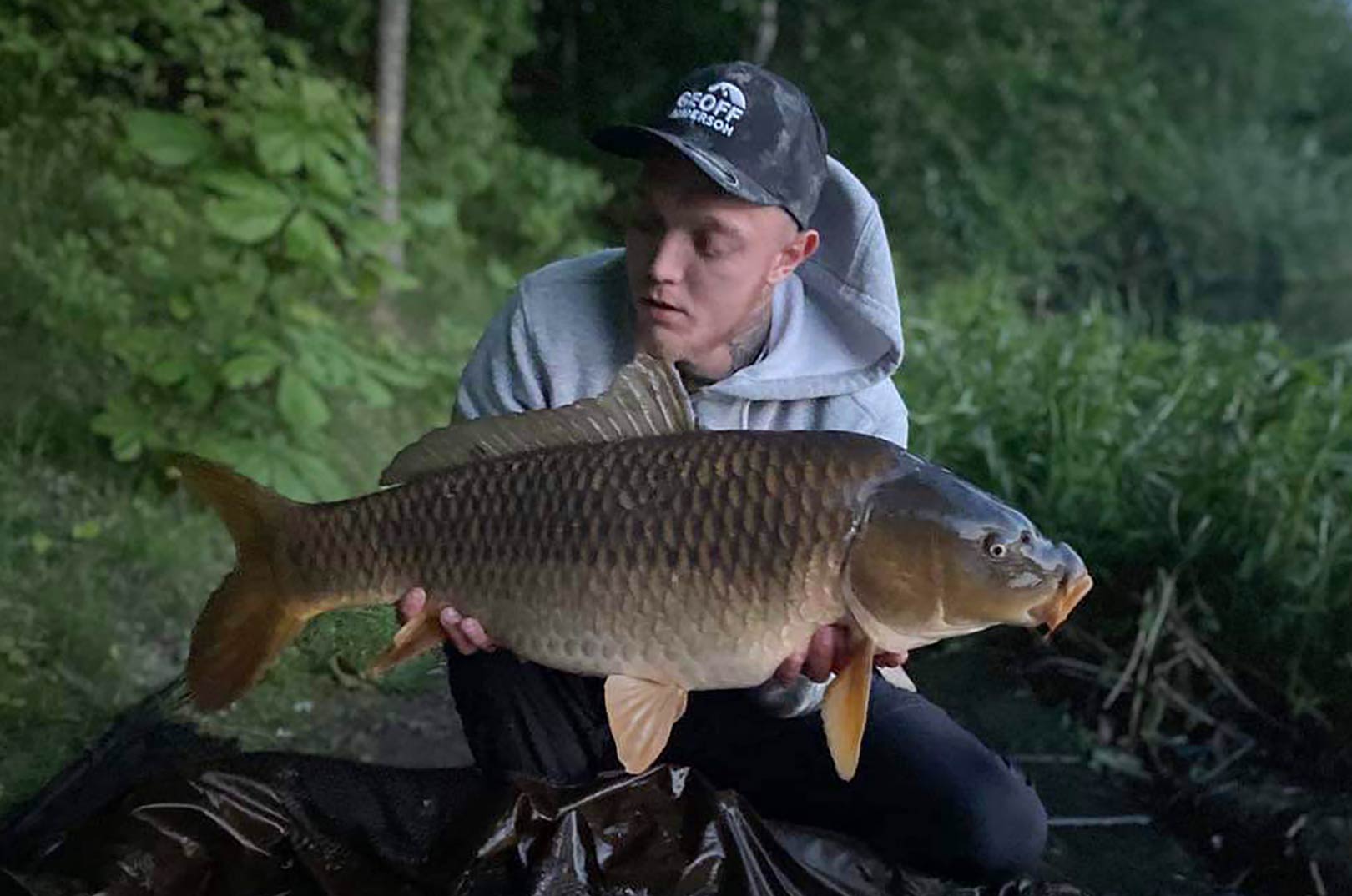 SOMMERHYGGE VED KARPESØEN - Fisk & Fri