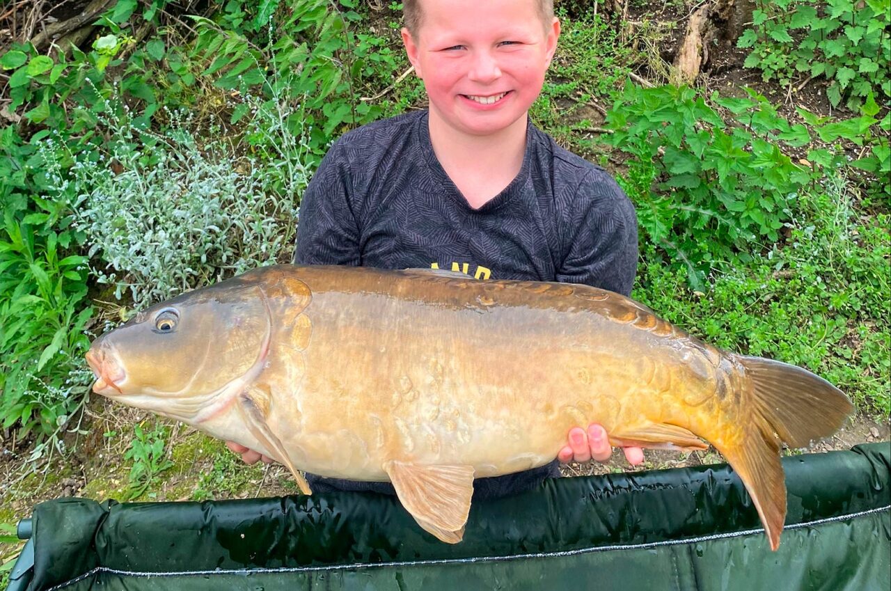 KINETIC FISKECUP 2023: FAR & SØN TUR TIL WORLD CARP LAKE - Fisk & Fri