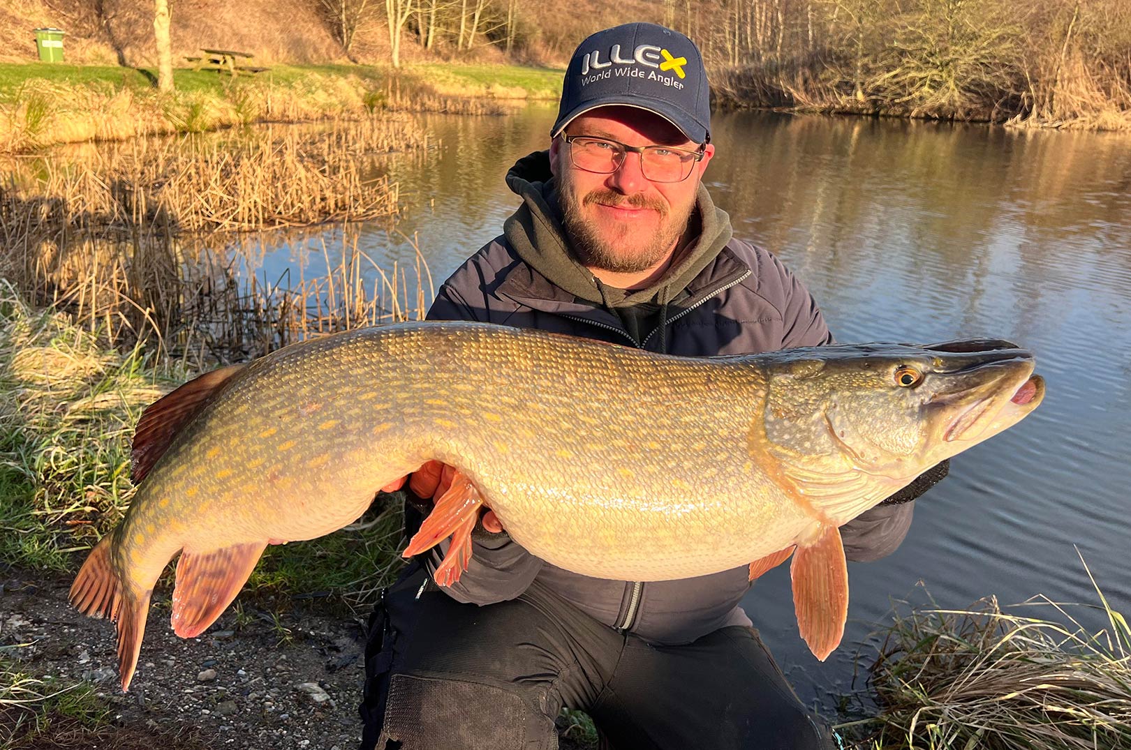 KINETIC FISKECUP 2024: MASSIV GEDDE NAPPER SHAD - Fisk & Fri