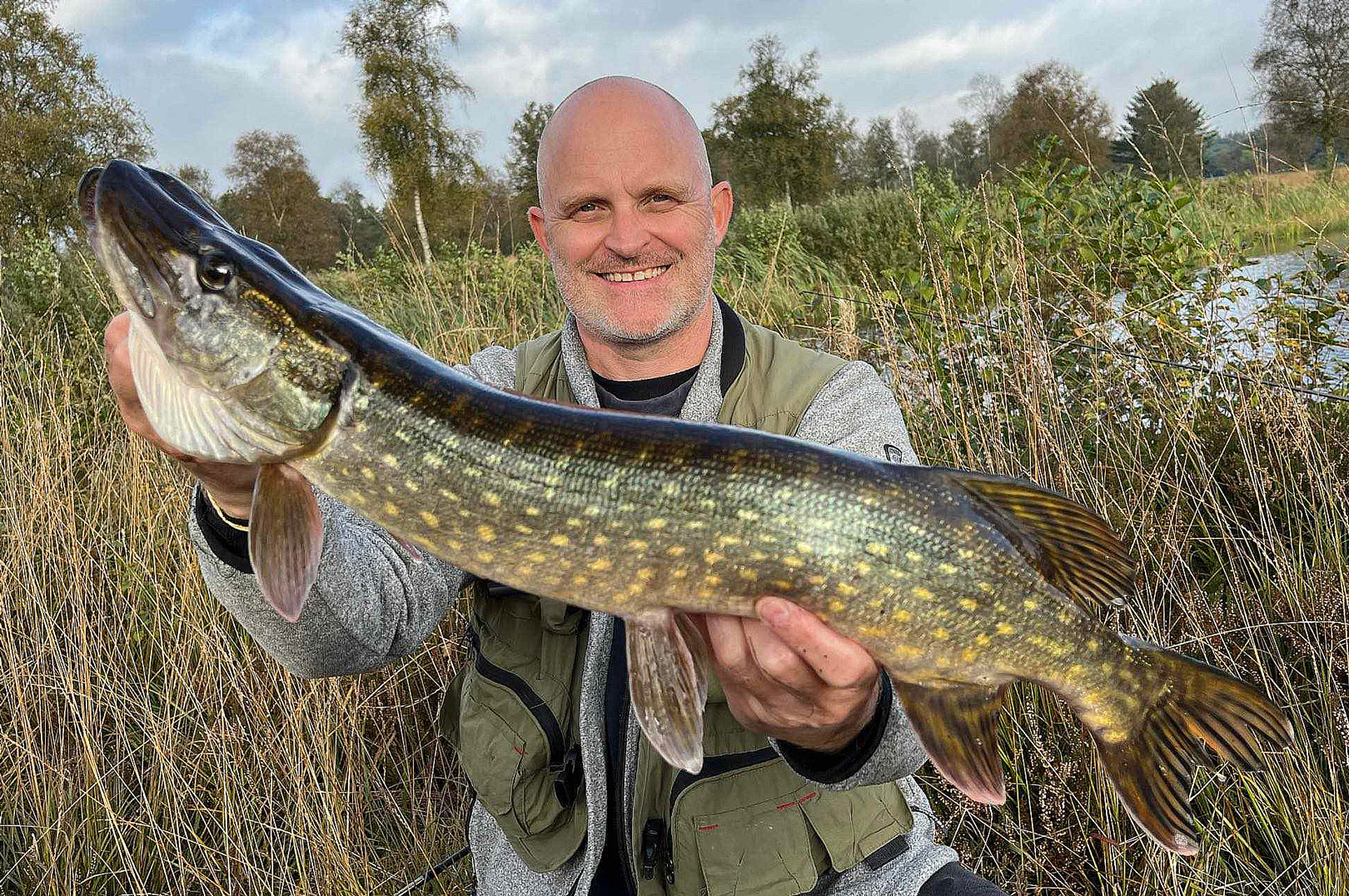 ET GODT GEDDEHUG UNDER MOSEBRINKEN - Fisk & Fri