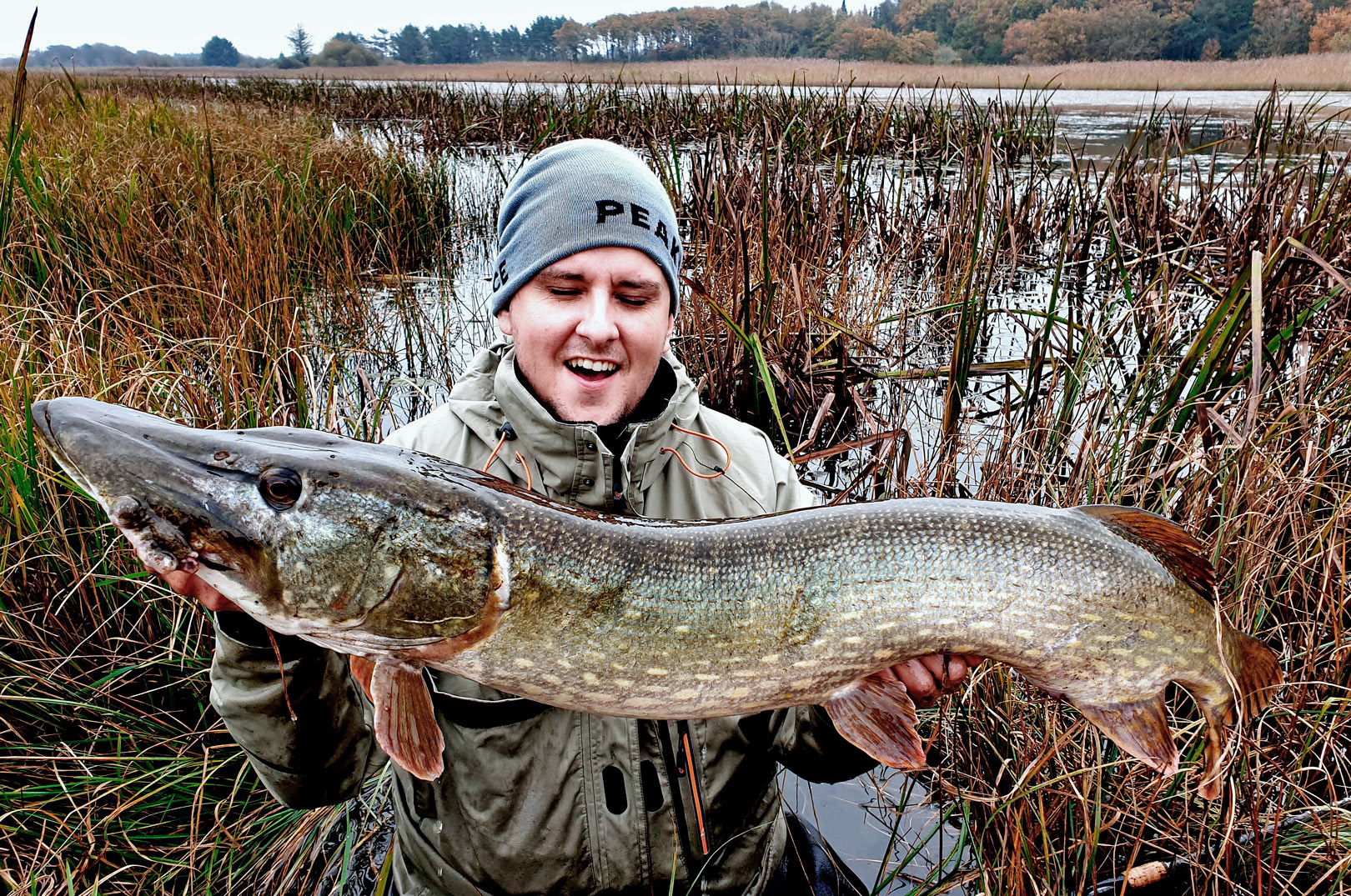 110 CM GEDDE PÅ TOPWATER FRØ - Fisk & Fri